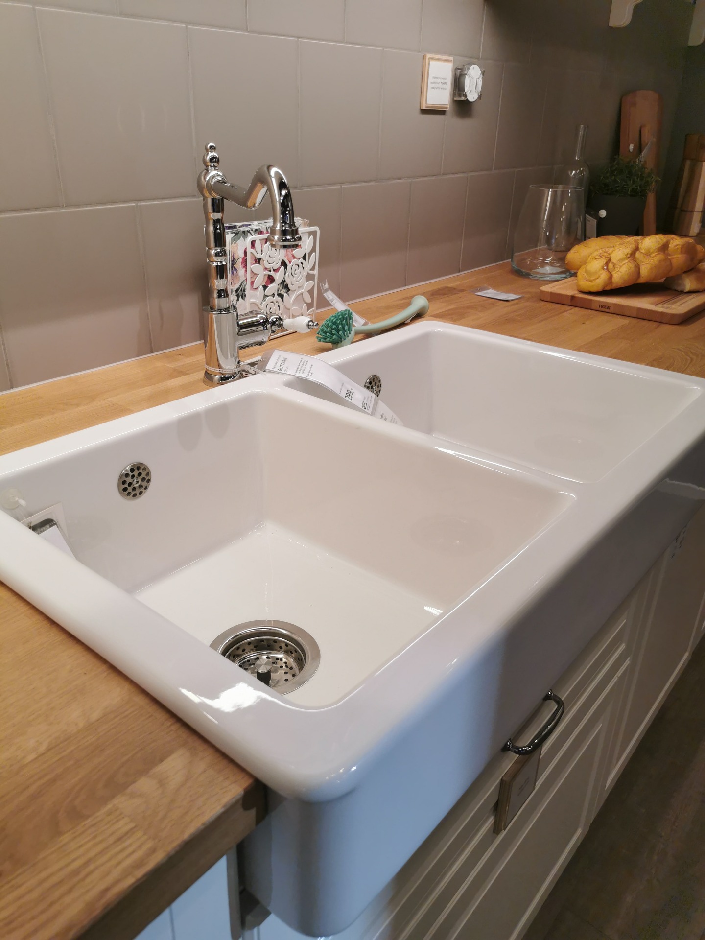 Add a touch of elegance with the GLITTRAN faucet from IKEA